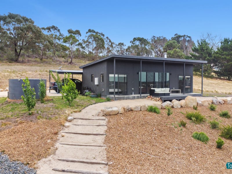 110 Hall Road, Heathcote, VIC 3523 - realestate.com.au