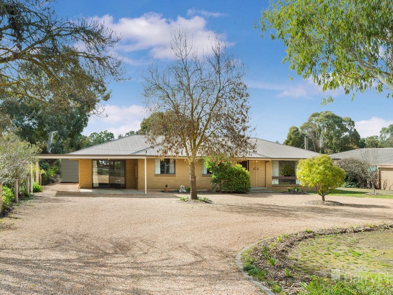 4 Apsley Street, Strathfieldsaye, VIC 3551 - realestate.com.au