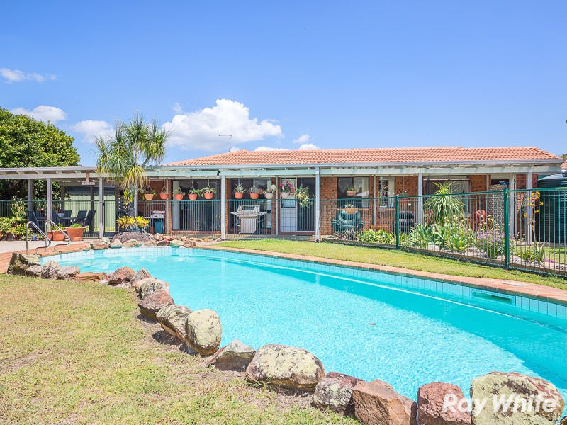 6 Durham Court, Sandstone Point, Qld 4511