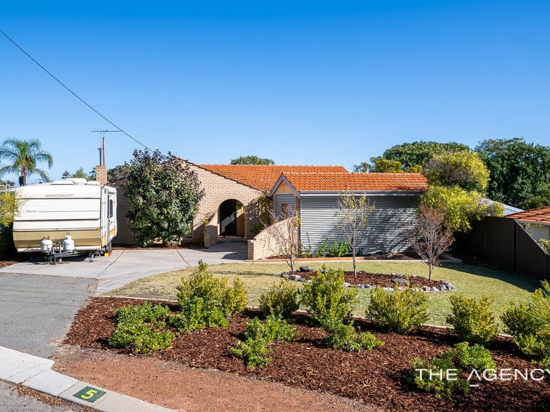 5 Young Place, Padbury, WA 6025 - realestate.com.au