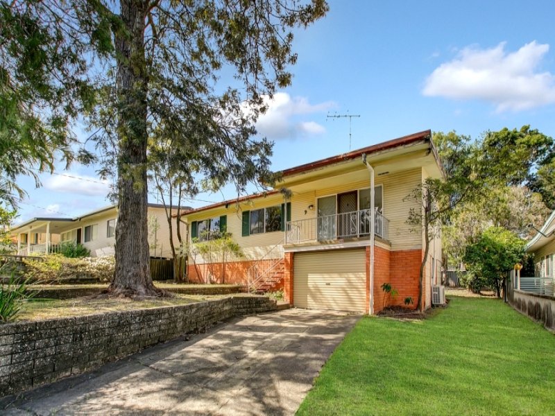 9 Ewan Street, Southport, Qld 4215 - Property Details