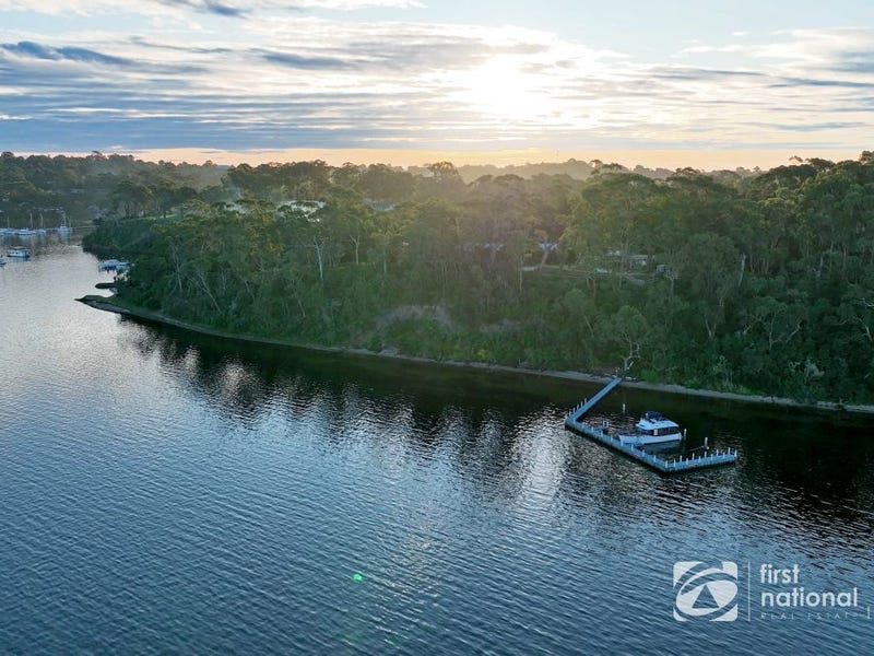 8B Bayview Court, Metung, Vic 3904 - Property Details