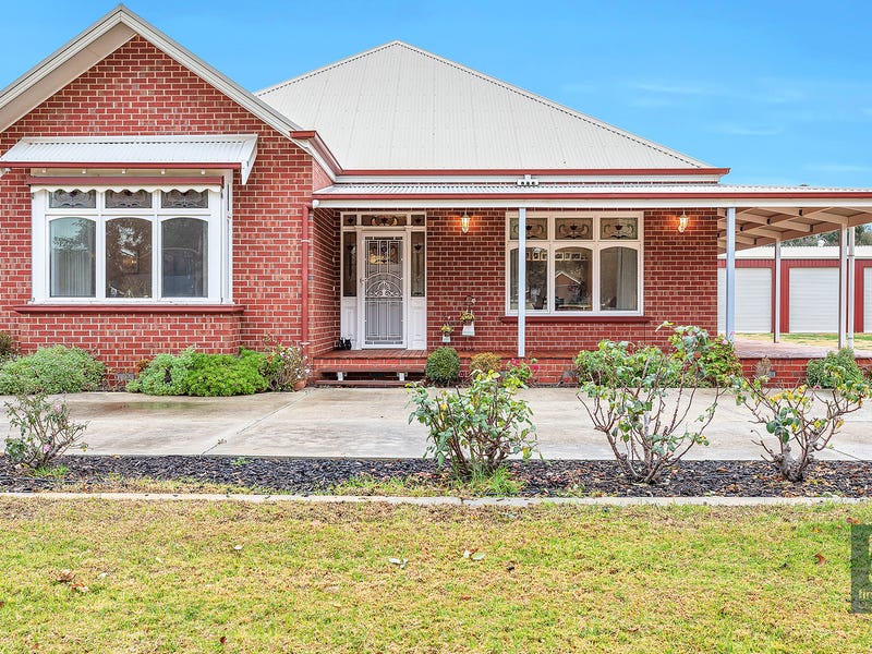 8 Chelsworth Drive, Echuca, Vic 3564 - Property Details
