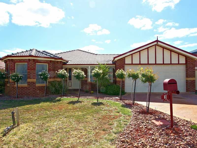 3 The Crest, Melton, Vic 3337 - Property Details