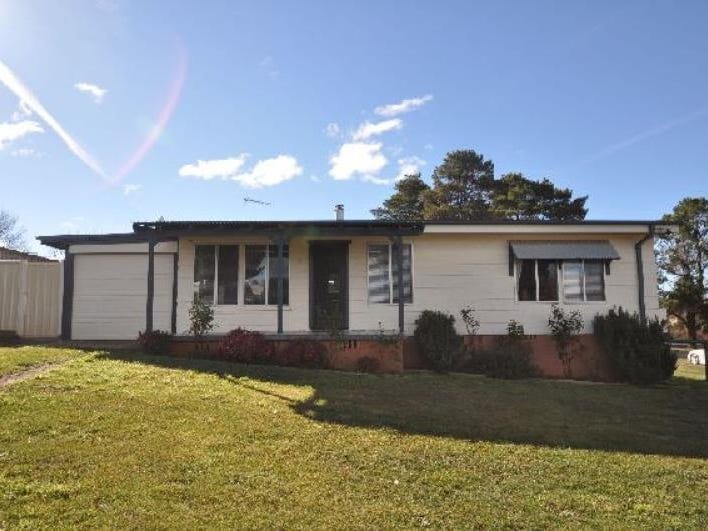 1 Cosgrove Street, Adaminaby, NSW 2629 - Property Details