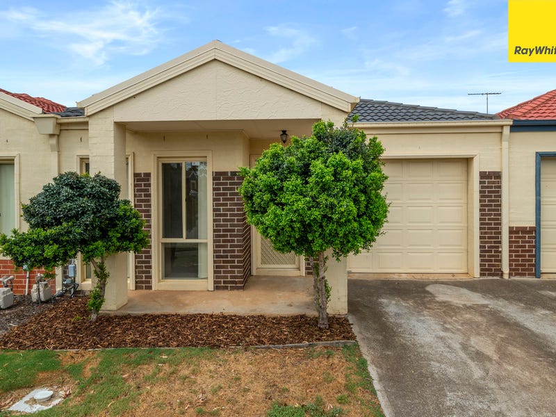 29/17 Crestmont Drive, Melton South, VIC 3338 - realestate.com.au