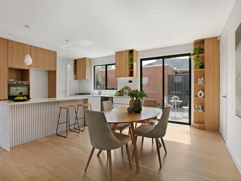 4/9 McCrae Street, Reservoir, Vic 3073 - Property Details