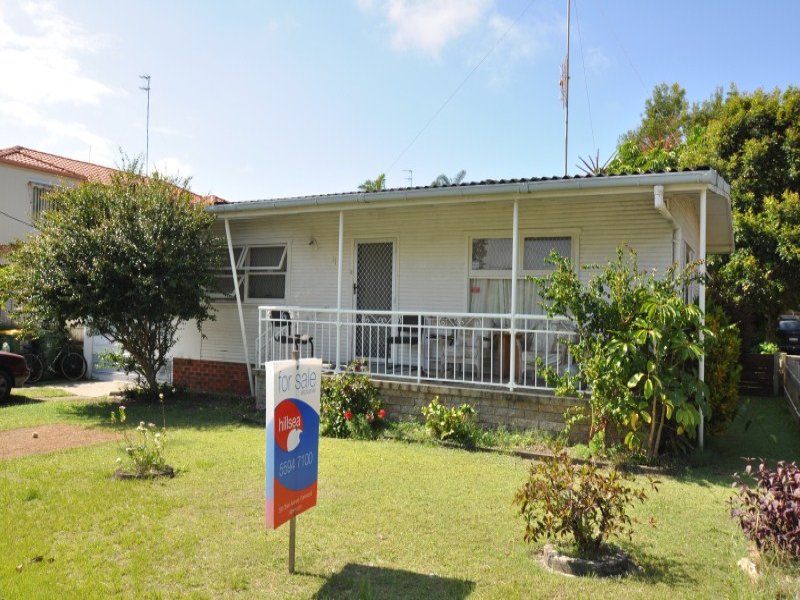17 Gordon Street, Labrador, Qld 4215 - Property Details