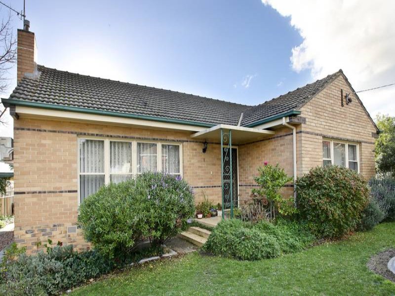 1 Swalling Crescent, Kennington, Vic 3550 - Property Details