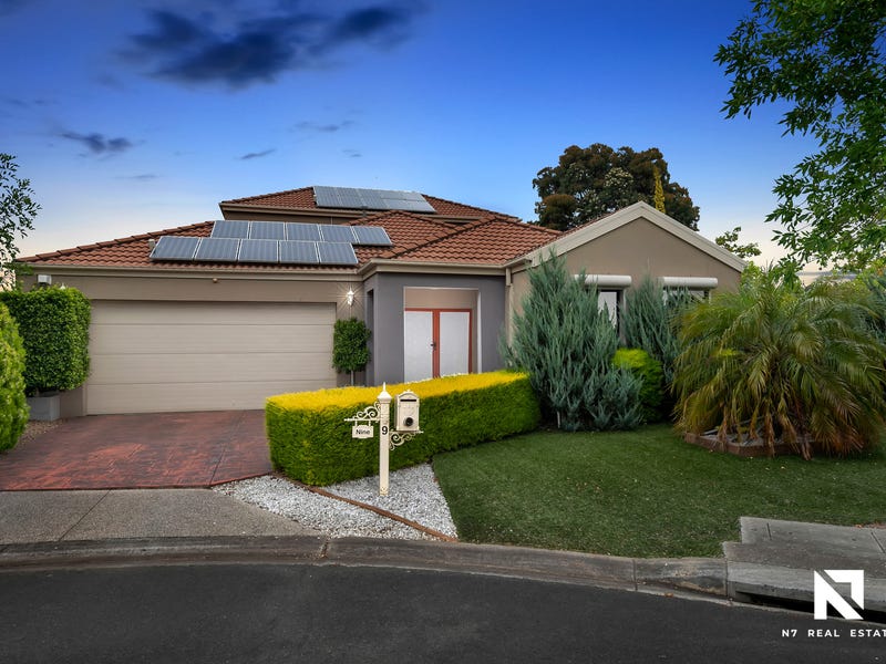 9 Alexandra Gardens, Caroline Springs, VIC 3023 - realestate.com.au