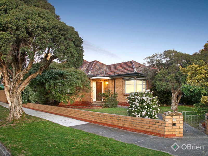 8 Young Street, Oakleigh, Vic 3166 - Property Details