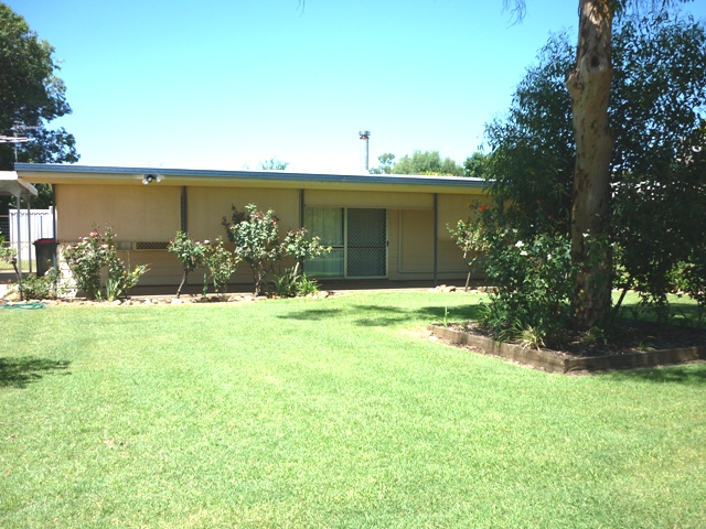 14 Charles Street, St George, QLD 4487 - realestate.com.au