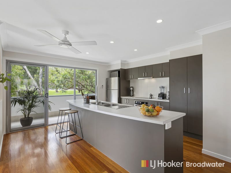 4/10 Middle Street, Labrador, Qld 4215 - Property Details