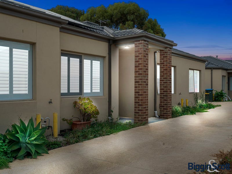 2/7 Adrian Circuit, Tarneit, Vic 3029 - Property Details