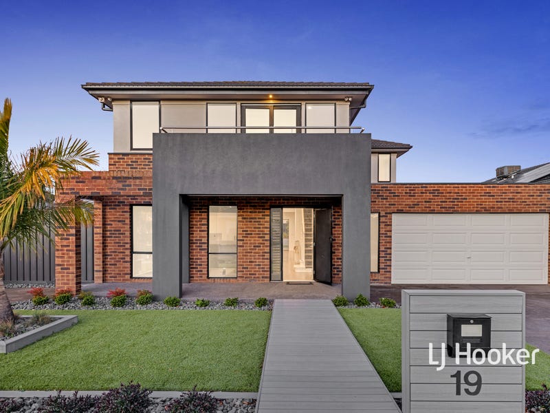 19 Holly Drive, Point Cook, VIC 3030 - realestate.com.au