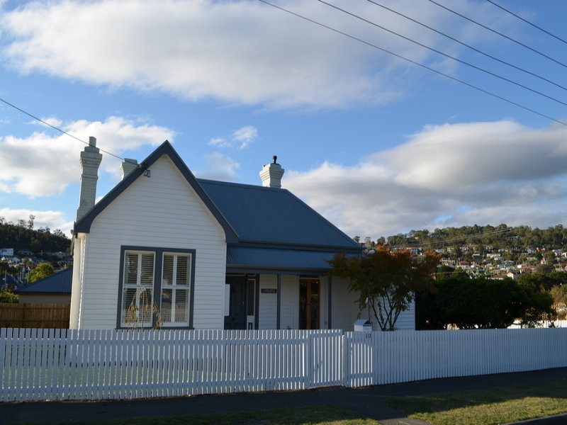 10 Beltana St, Lindisfarne, Tas 7015 - Property Details