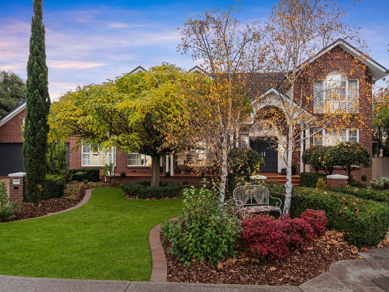 4 Regina Court, Hillside, Vic 3037 - Property Details