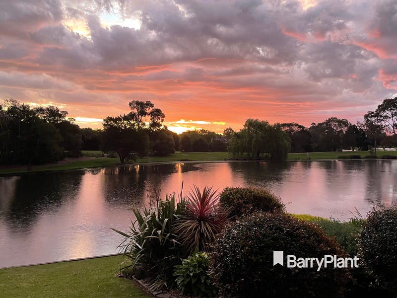17 Lakeside Boulevard, Rowville, Vic 3178 - Property Details