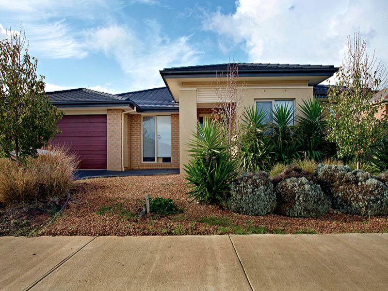 147 Botanica Springs Boulevard, Brookfield, VIC 3338 - realestate.com.au