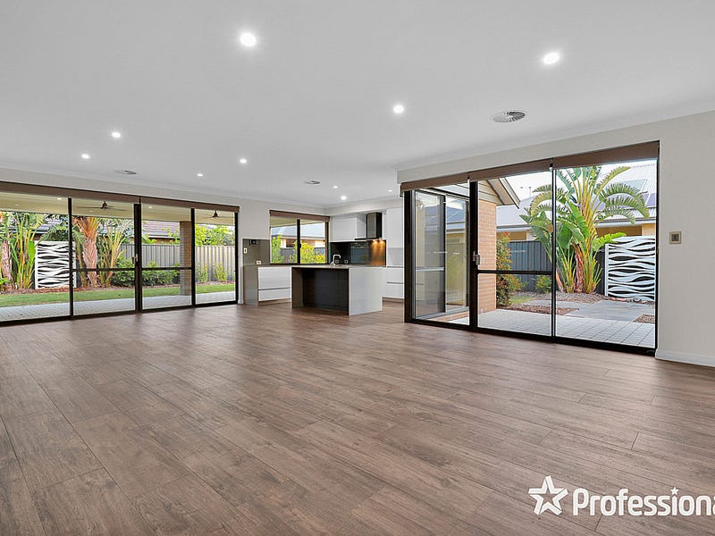 7 Menner Way, Piara Waters, WA 6112 - realestate.com.au