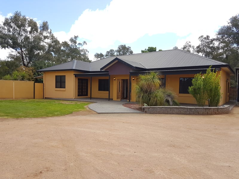 13 Pine Road, Parkes, NSW 2870 - Property Details