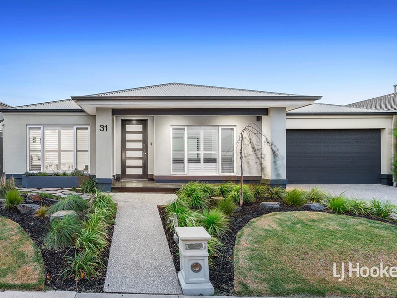 31 Maple Leaf Cres, Point Cook, VIC 3030 - realestate.com.au