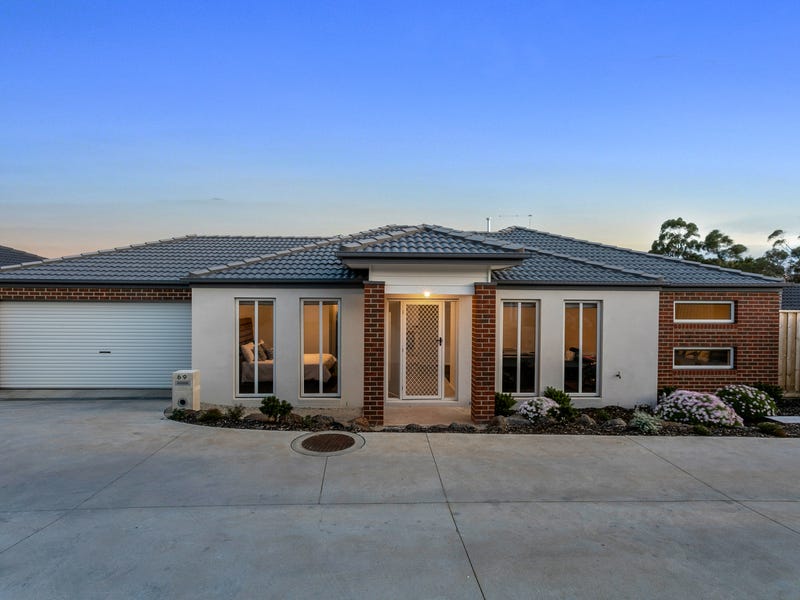 69 Coach Circuit, Pakenham, Vic 3810 - Property Details