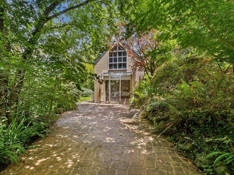 1024 Allambee Estate Road, Hallston, Vic 3953 - Property Details