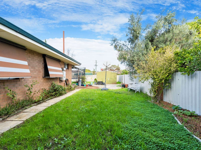 4B Edgley Place, Thornlie, WA 6108 - Property Details