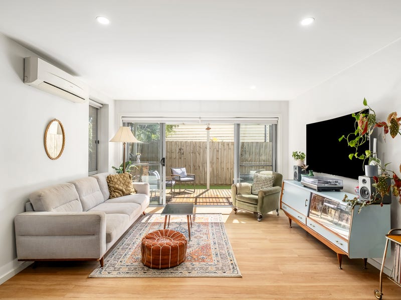 1/155 Gordon Street, Footscray, Vic 3011 - Property Details