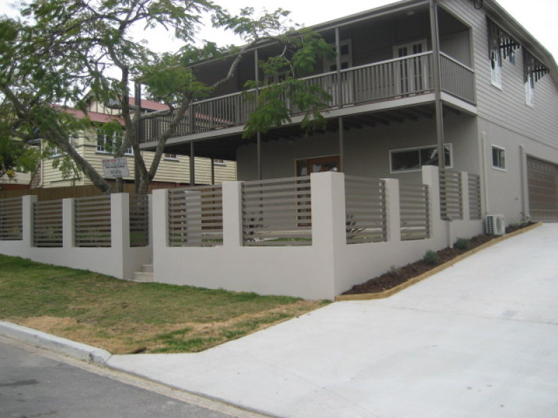 1/16 Broadmere Street, Annerley, Qld 4103 - Property Details