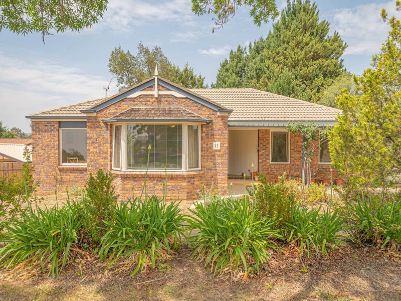 11 Napier Court, Armidale, NSW 2350 - Property Details