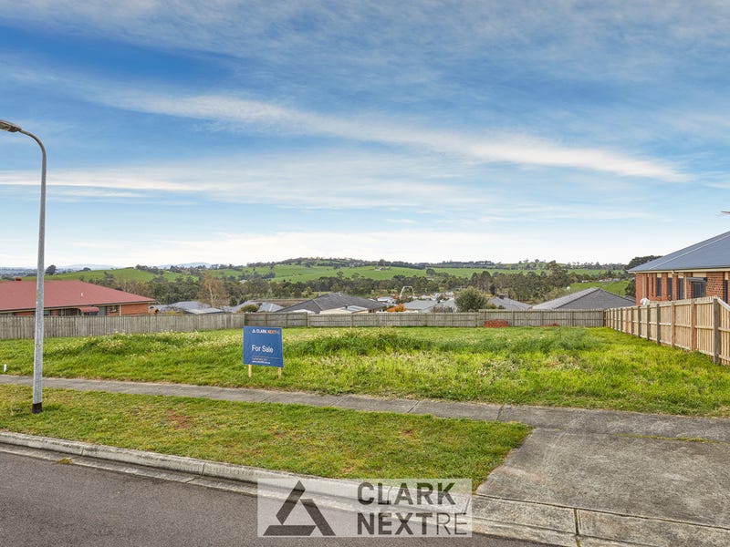 56 Outlook Drive, Drouin, VIC 3818 - realestate.com.au