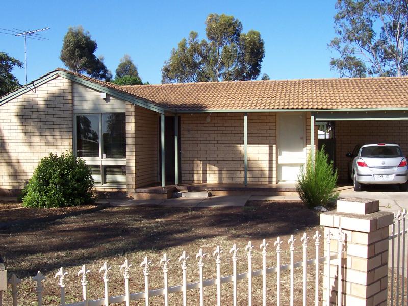 44 Alawoona Road, Munno Para, SA 5115 - realestate.com.au