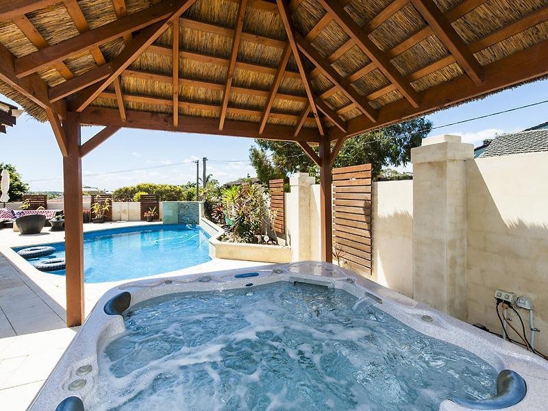 2 Trusley Way, Karrinyup, WA 6018 - realestate.com.au