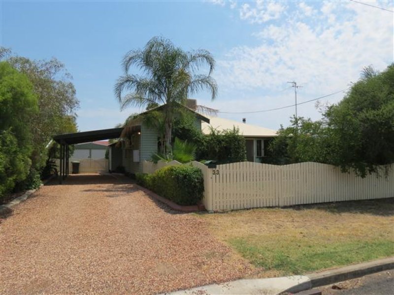 33 Bowen Street, Roma, Qld 4455 - Property Details