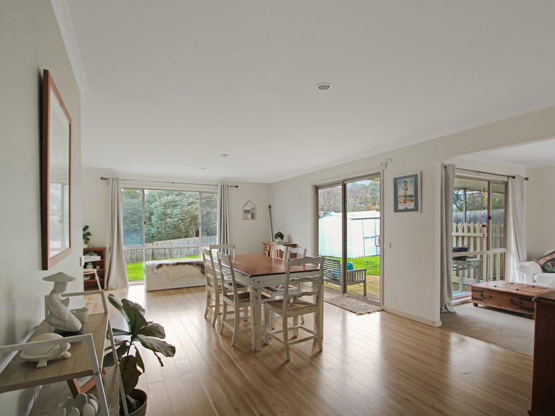 8 Halliday Court, Mirboo North, VIC 3871 - realestate.com.au
