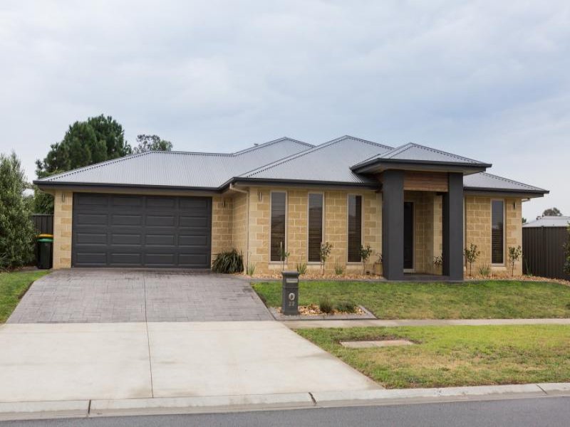 22 GLEBE Drive, Sale, Vic 3850 - Property Details
