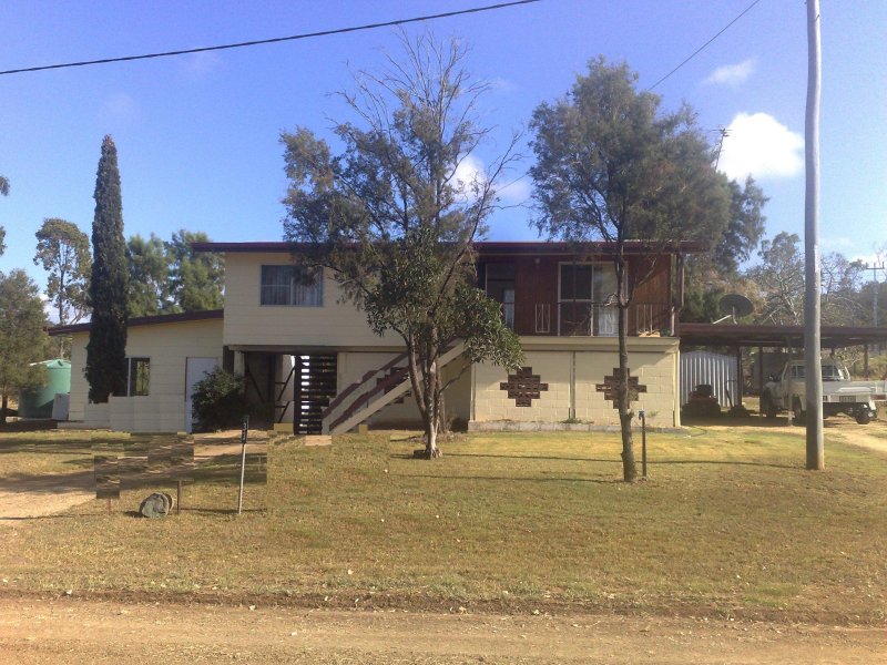 33 Melville Street, Stanwell, QLD 4702 - realestate.com.au