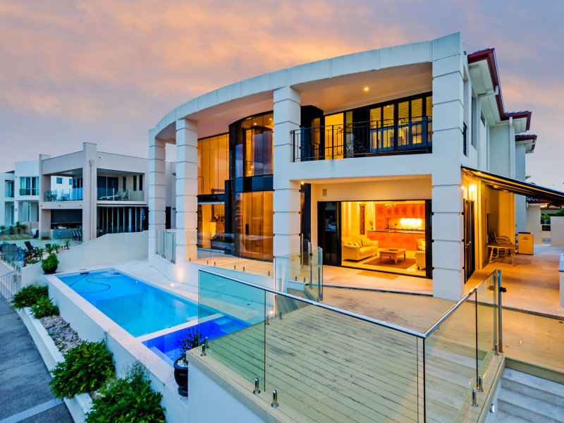 6 King Charles Drive, Paradise Point, QLD 4216 - realestate.com.au