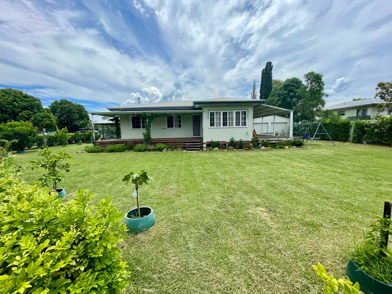 73 Opal Street, Emerald, Qld 4720 - Property Details