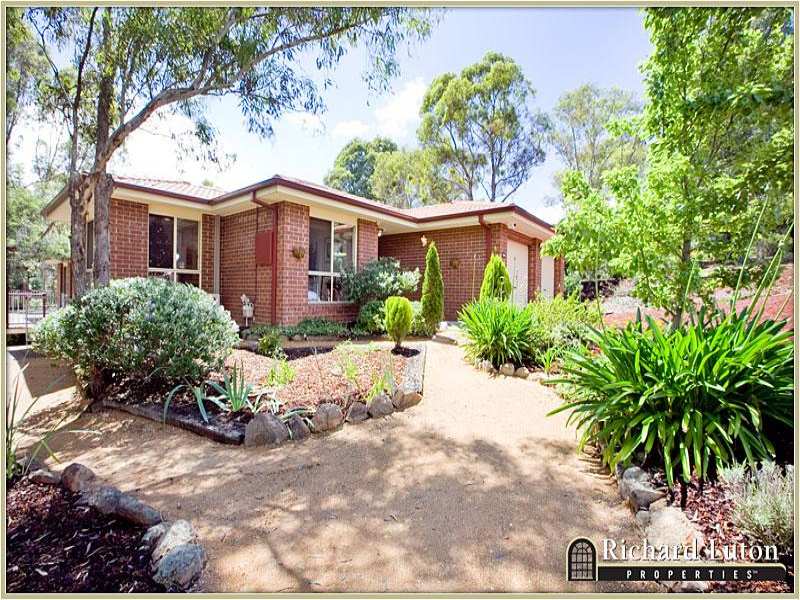 18 Taylor Place, Greenleigh, NSW 2620 - Property Details