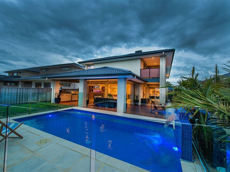 220 Sandhurst Boulevard, Sandhurst, Vic 3977 - Property Details