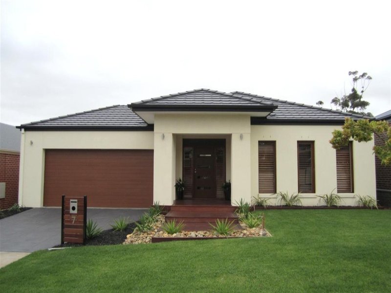 7 Golf Links Drive, Sunbury, VIC 3429 - realestate.com.au