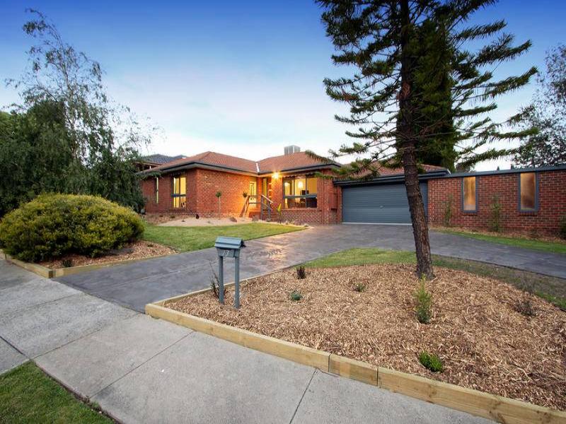 13 Defelice Place, Wantirna, Vic 3152 - Property Details