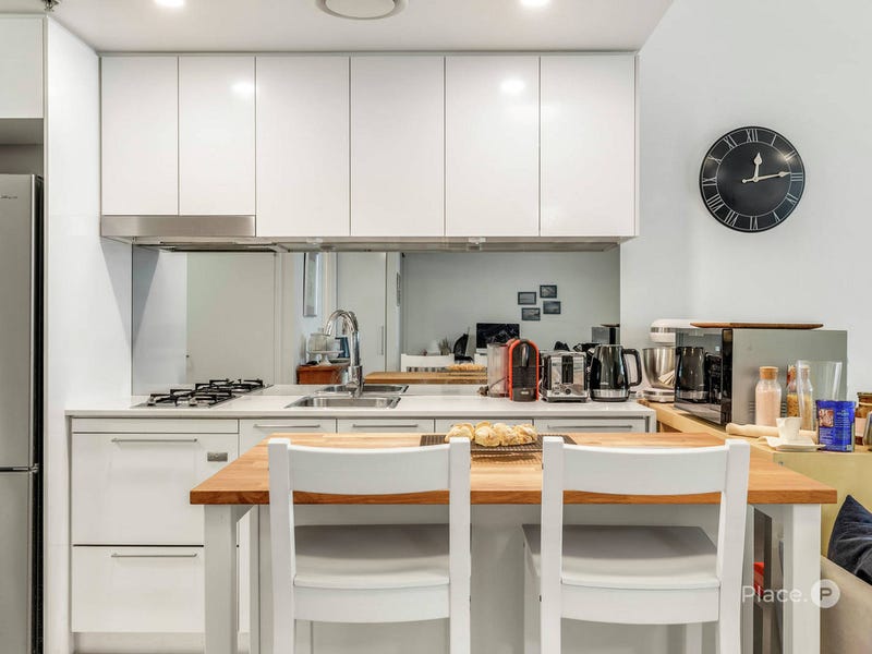 10410/8 Harbour Road, Hamilton, Qld 4007 - Property Details