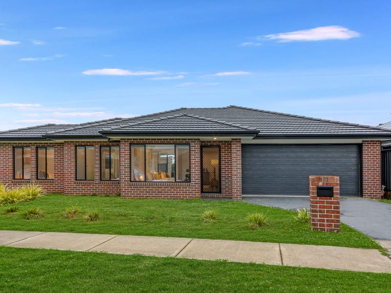 11 Lachlan Valley Way, North Kellyville, NSW 2155 - realestate.com.au