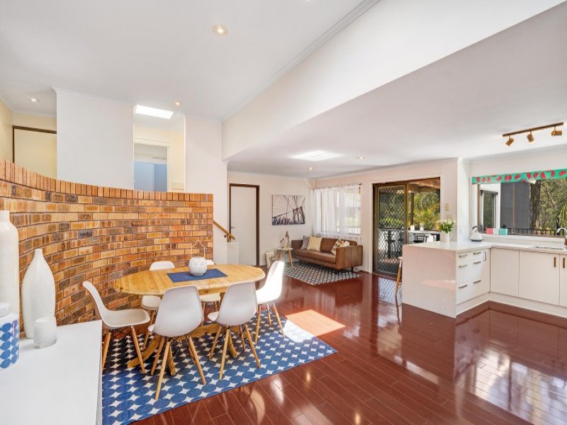 11 Lenaghan Crescent, Eleebana, NSW 2282 - Property Details