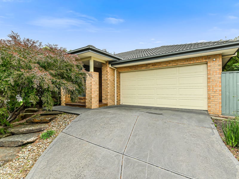 8 Grand Manor Drive, Berwick, Vic 3806 - Property Details