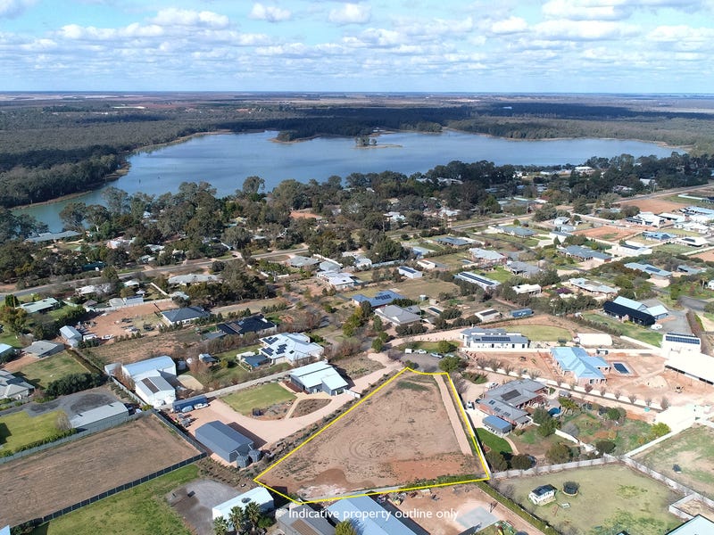 8 Adelong Court, Nichols Point, Vic 3501